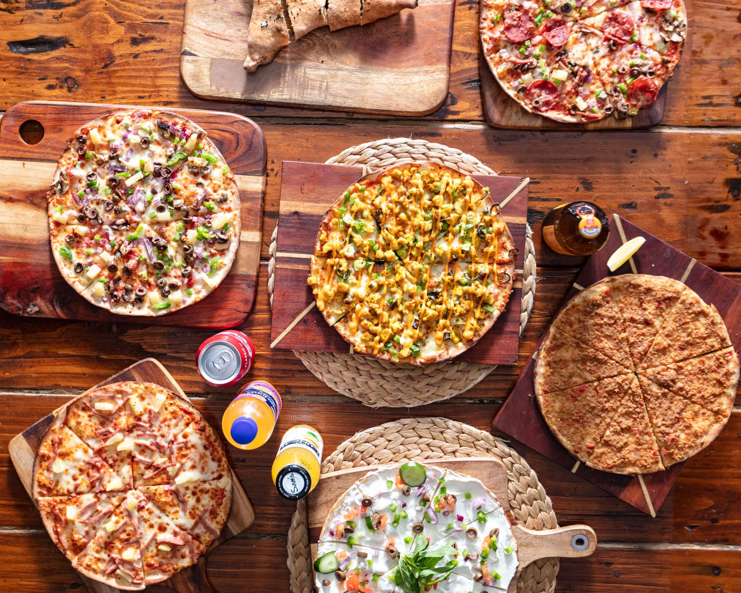 Craving Pizza or Manoosh? Get Authentic Flavors @ Mr Zaatar Wollongong ...